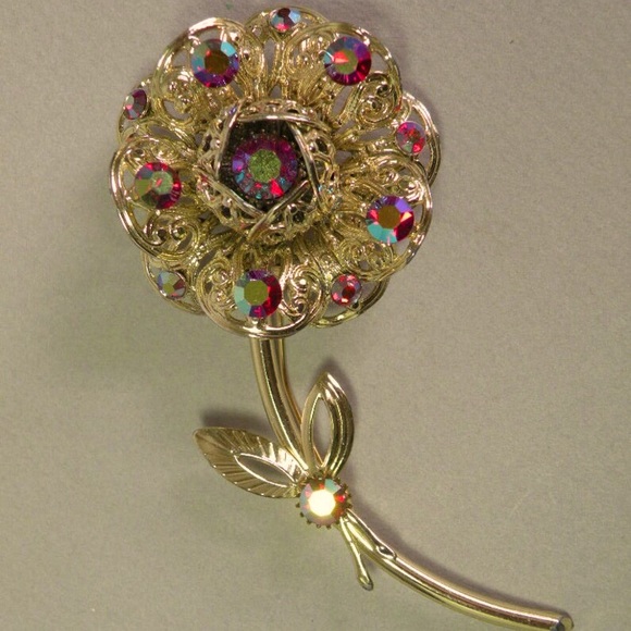Sarah Coventry | Jewelry | Vintage Sarah Coventry Flower Brooch | Poshmark
